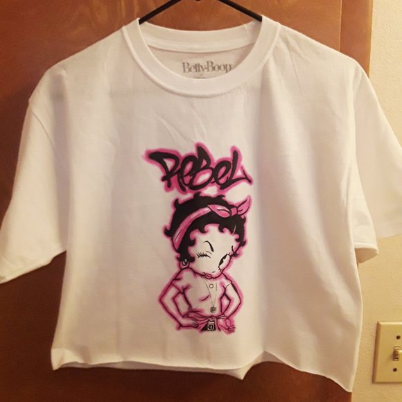 Betty Boop | Tops | New Betty Boop Graffiti Art Graphic Tee Crop Top ...